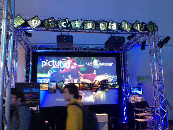 pls4 : Digital Projection